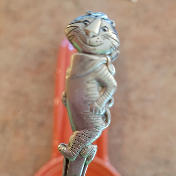 Vintage | Dining | Vintage 965 Tony The Tiger Spoon Kellogs Old Company ...